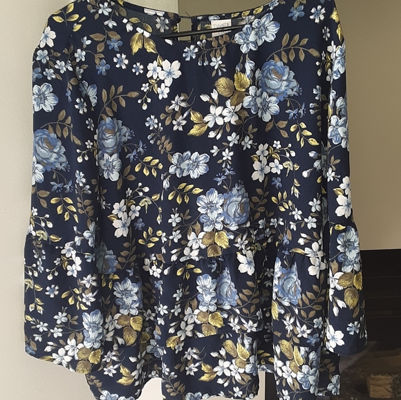 Time and Tru | Tops | Cute Flowery Top | Poshmark